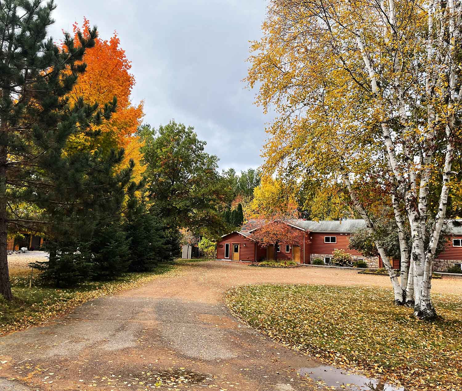 Rates - RED PINES RESORT & SUITES