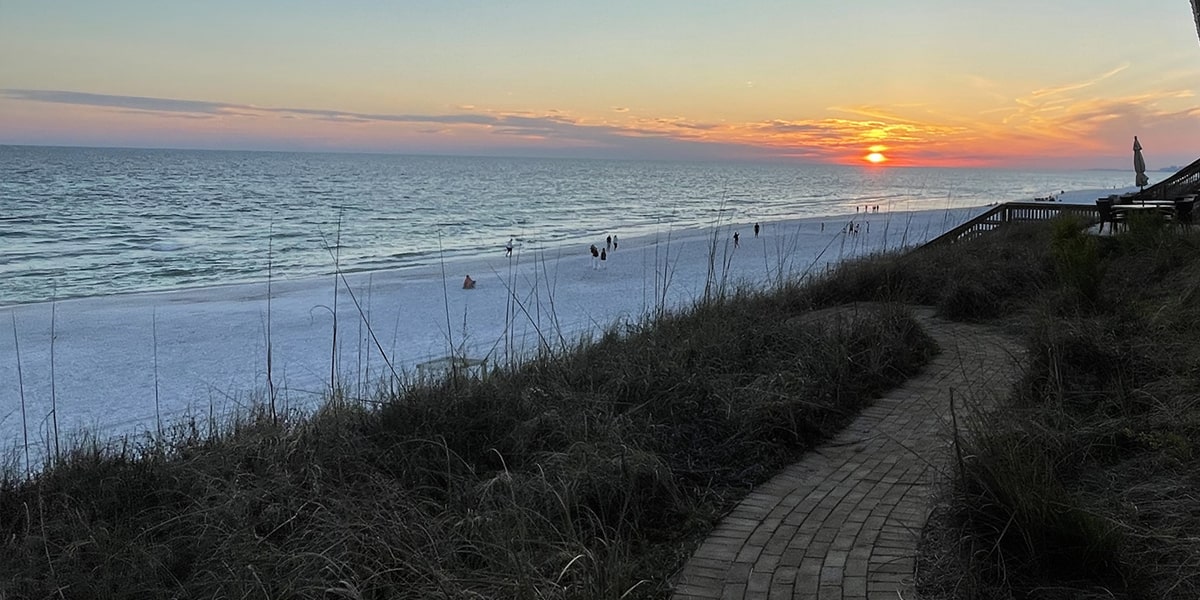 Plan your family vacation on the Emerald Coast. - Shell Seekers Vacations